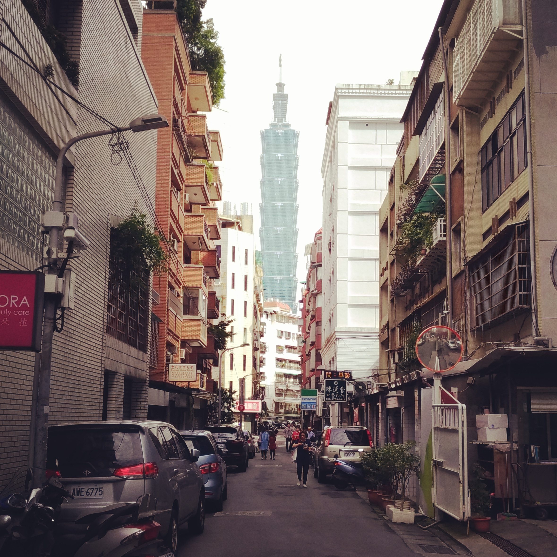 Taipei 101 Alley • xanawu